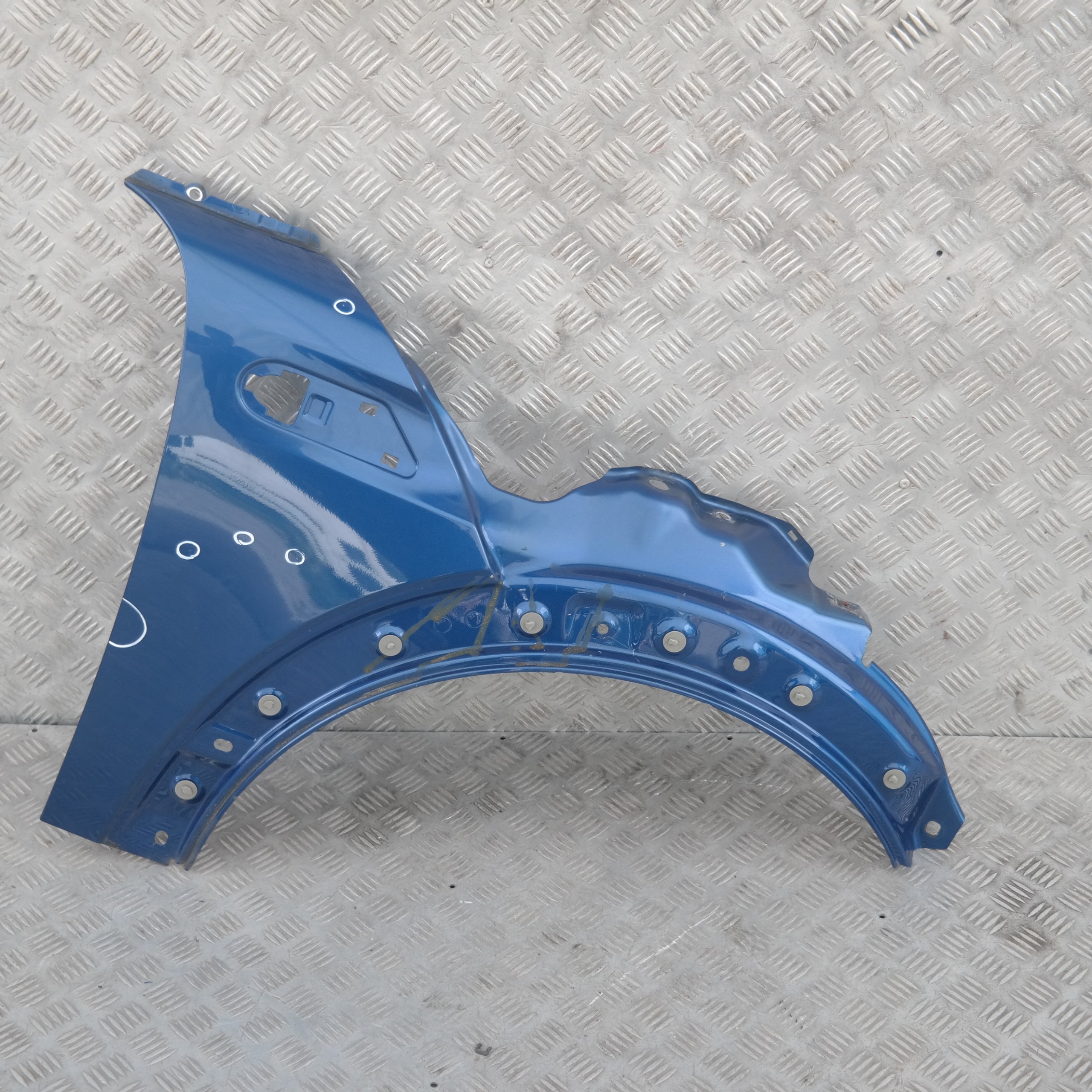 41352754726 - Mini Cooper R56 крило правий Lightning Blue A63 купити на ...