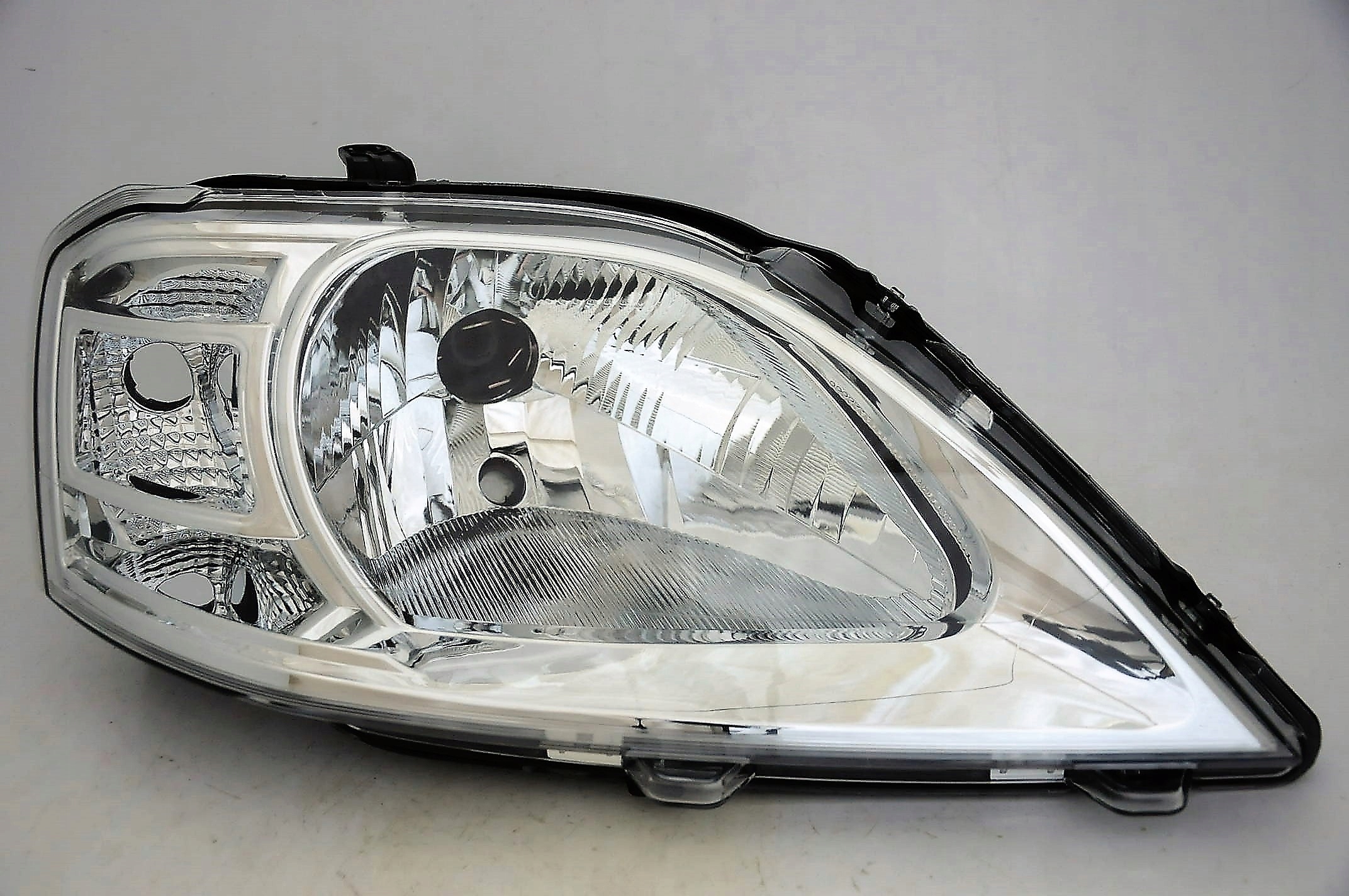 DACIA LOGAN 2009- LAMPA REFLEKTOR PRAWY NOWY DEPO^