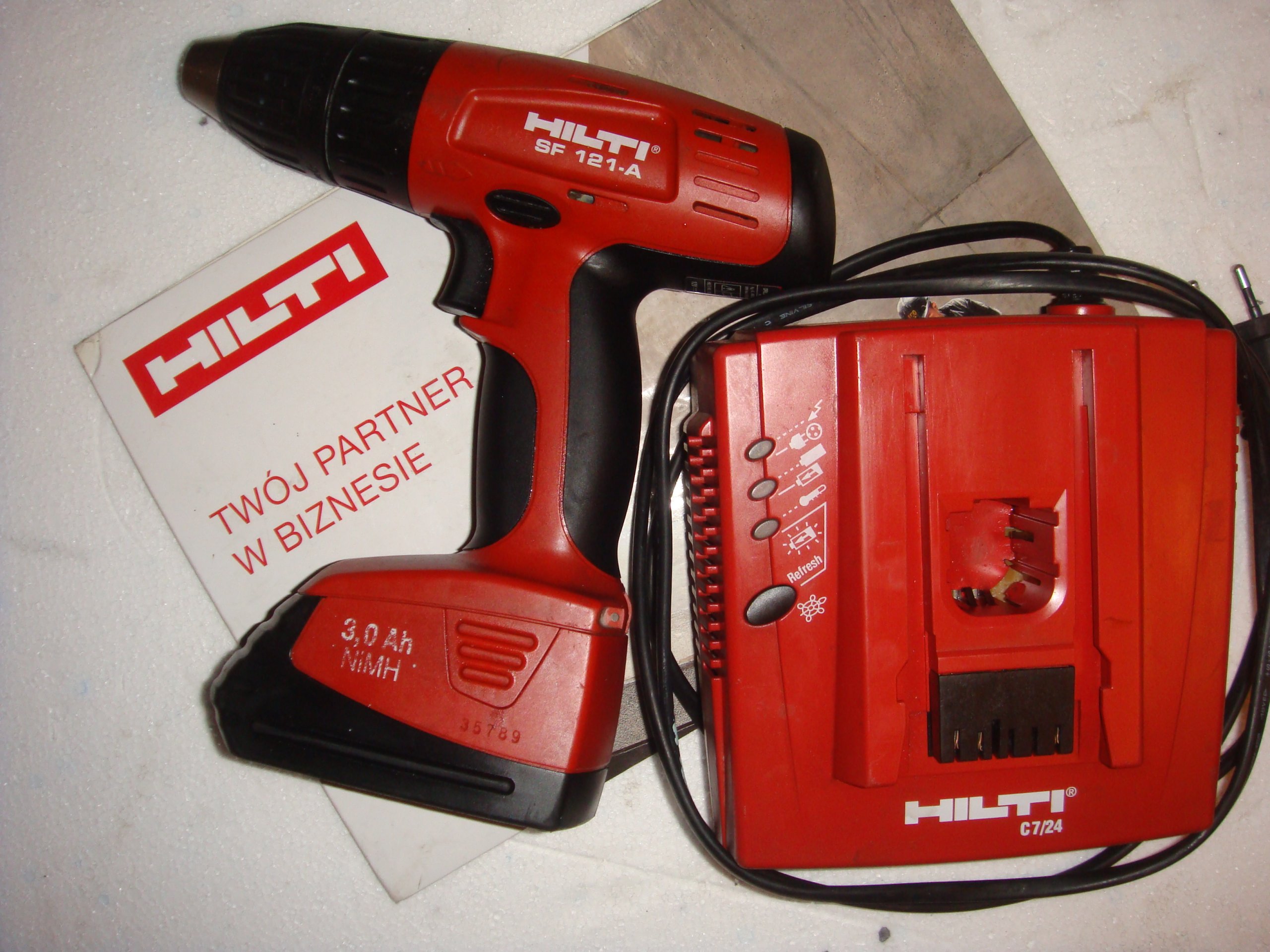 ŁADOWARKA PROSTOWNIK HILTI C7/24 SPRAWNA SF121 ITP - 7670383724 - oficjalne archiwum allegro