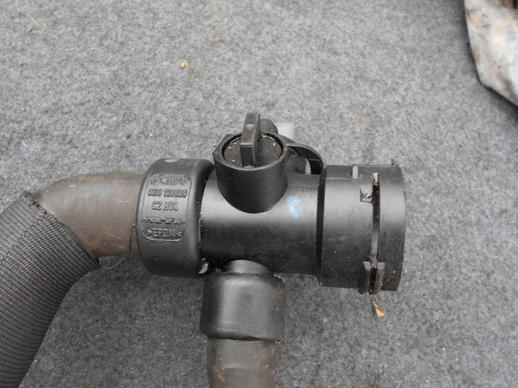 AUDI A4 B7 1.8 T BFB WĄŻ WODY KRÓCIEC 8E0121049 - 6898607268 ...