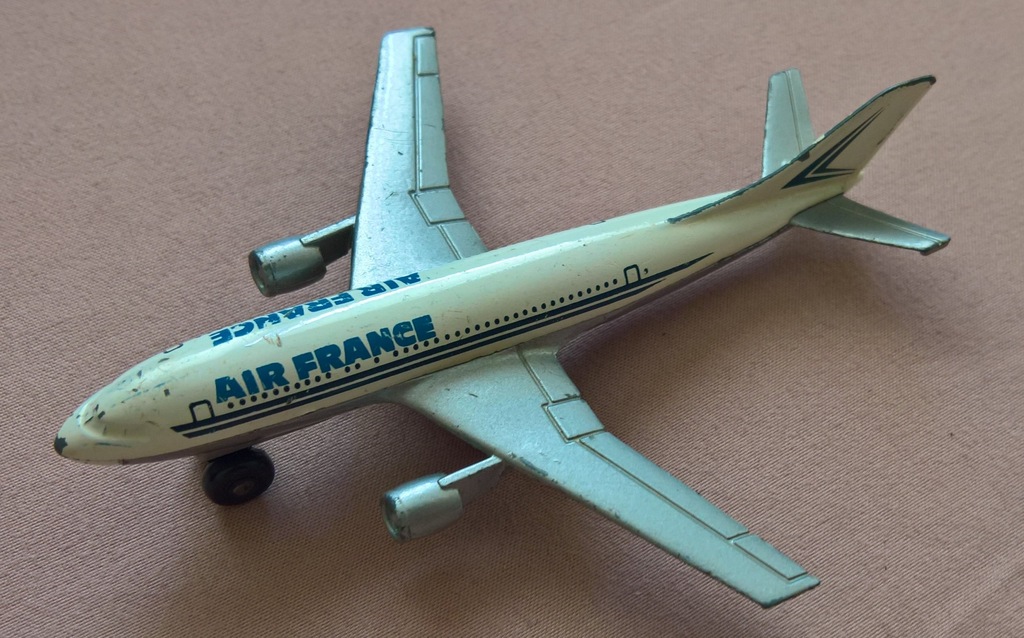 Samolot metalowy A300 B. AIRBUS MATCHBOX - 7656438826 - oficjalne ...