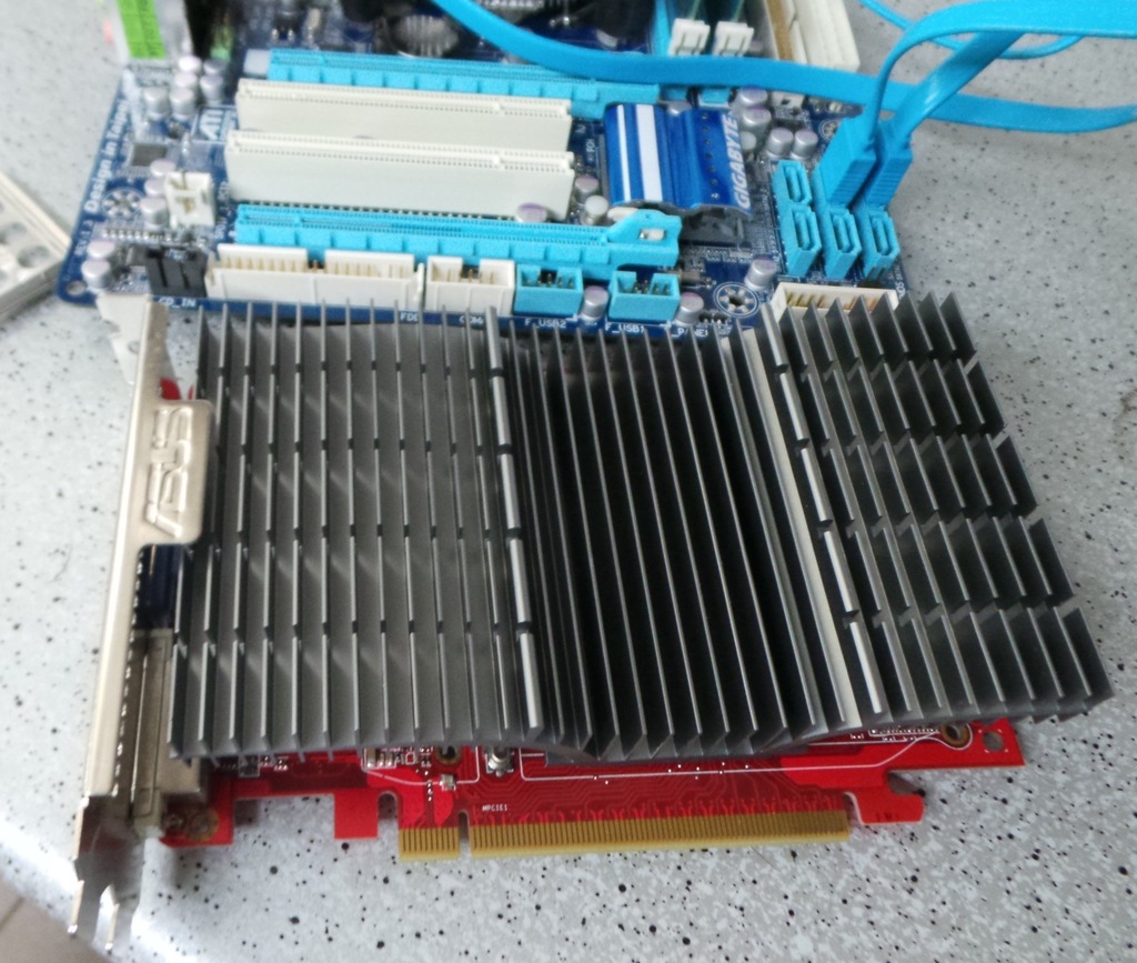 gigabyte ga-h55m-d2h i3 4 gb ram plus grafika 1gb - 7302745886 ...