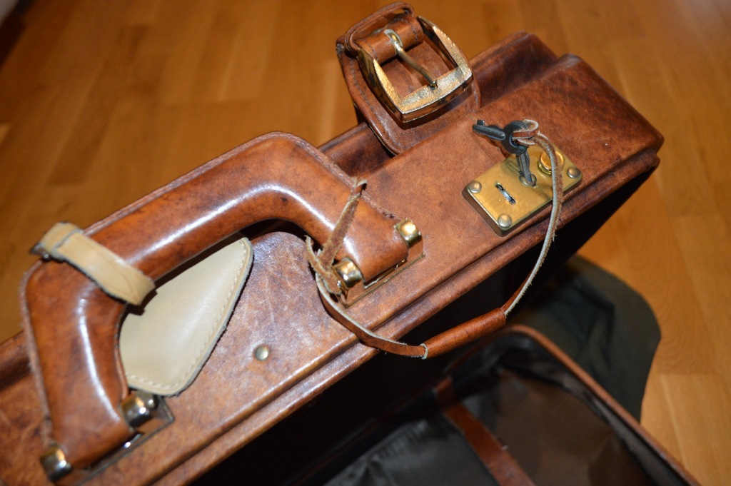 WALIZKA NESESER RETRO VINTAGE PREZENT PRL - 7082925292 - oficjalne archiwum Allegro