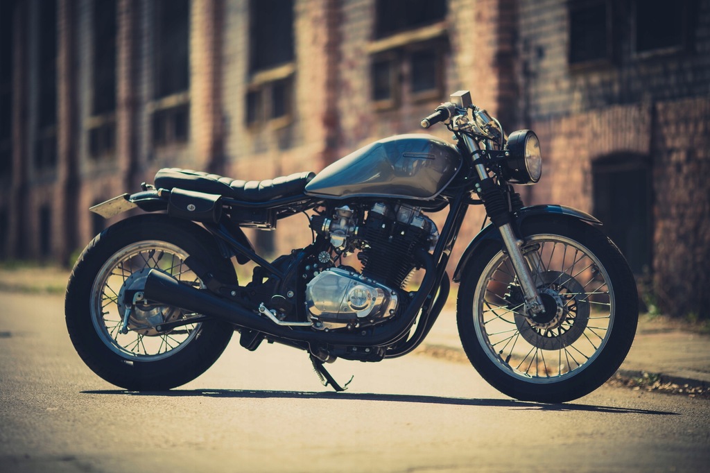 Suzuki GR 650 cafe racer brat style Klasyczny Twin - 7529716193 ...