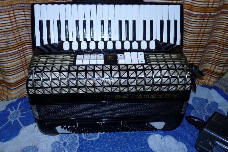 Niemiecki akordeon HOHNER ATLANTIC VOX IV -120 - 7674231875 - oficjalne ... Niemiecki akordeon HOHNER ATLANTIC VOX IV -120 - 7674231875 - oficjalne ...
