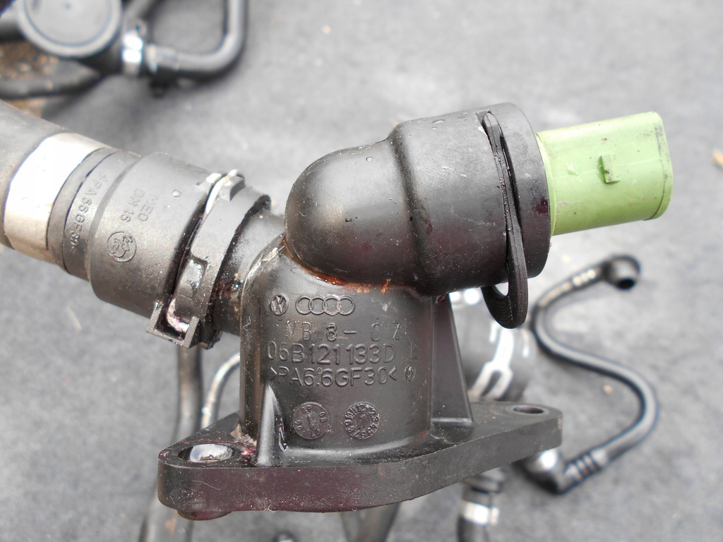 AUDI A4 B7 1.8 T KRÓCIEC WODY 06B121133D - 6898513038 - oficjalne ...