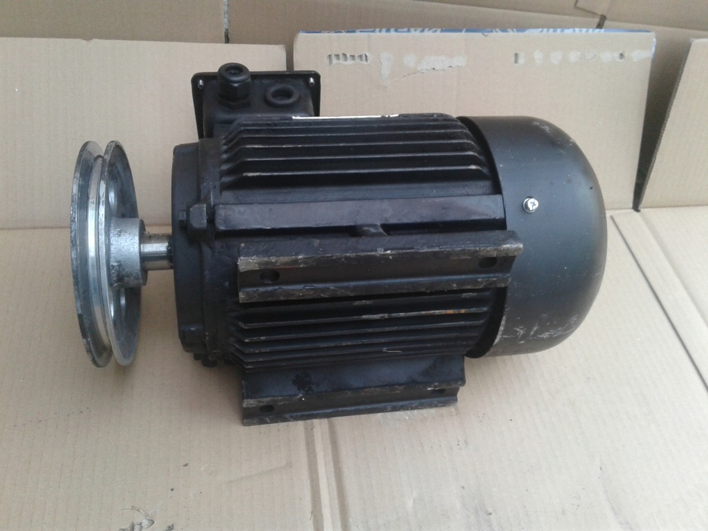 SILNIK ELEKTRYCZNY 3KW 2880 OBR/MIN - 7561248402 - oficjalne archiwum Allegro