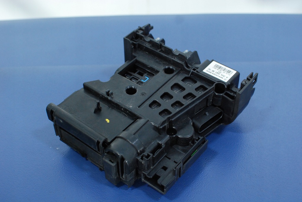 MERCEDES C W204 SKRZYNKA BEZPIECZNIKÓW A2045403650 - 7451227100 ...