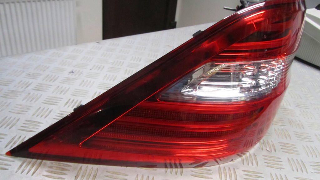 LAMPA TYLNA LEWA MERCEDES W166 ML/GLE A1669063301 - 7724428222 ...